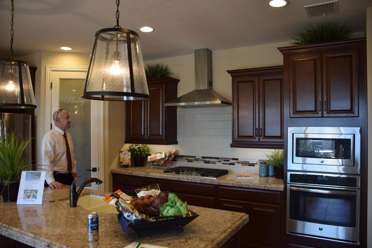 Inviting Open Kitchen | Fulton Homes